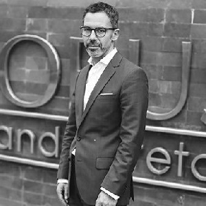 Hugo Ovando | Modaes